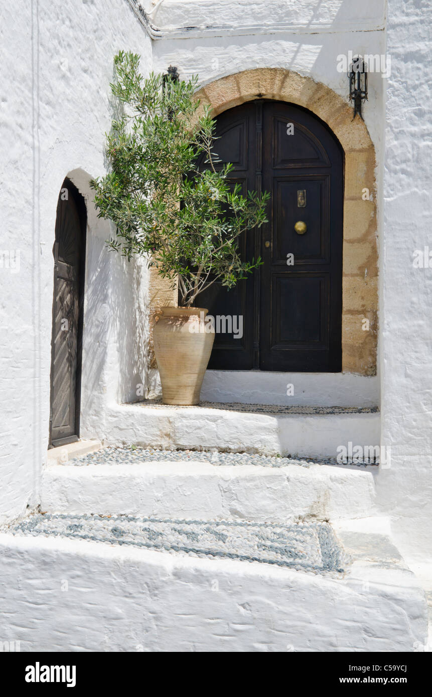 Whitewashed Greek Island house entrance, Lindos, Rhodes, Greece Stock ...