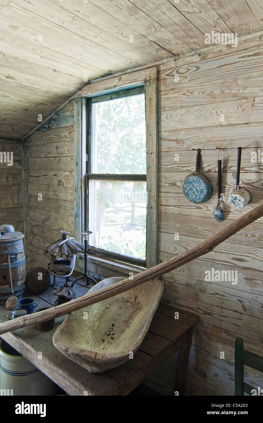 Slave cabin hi-res stock photography and images - Alamy