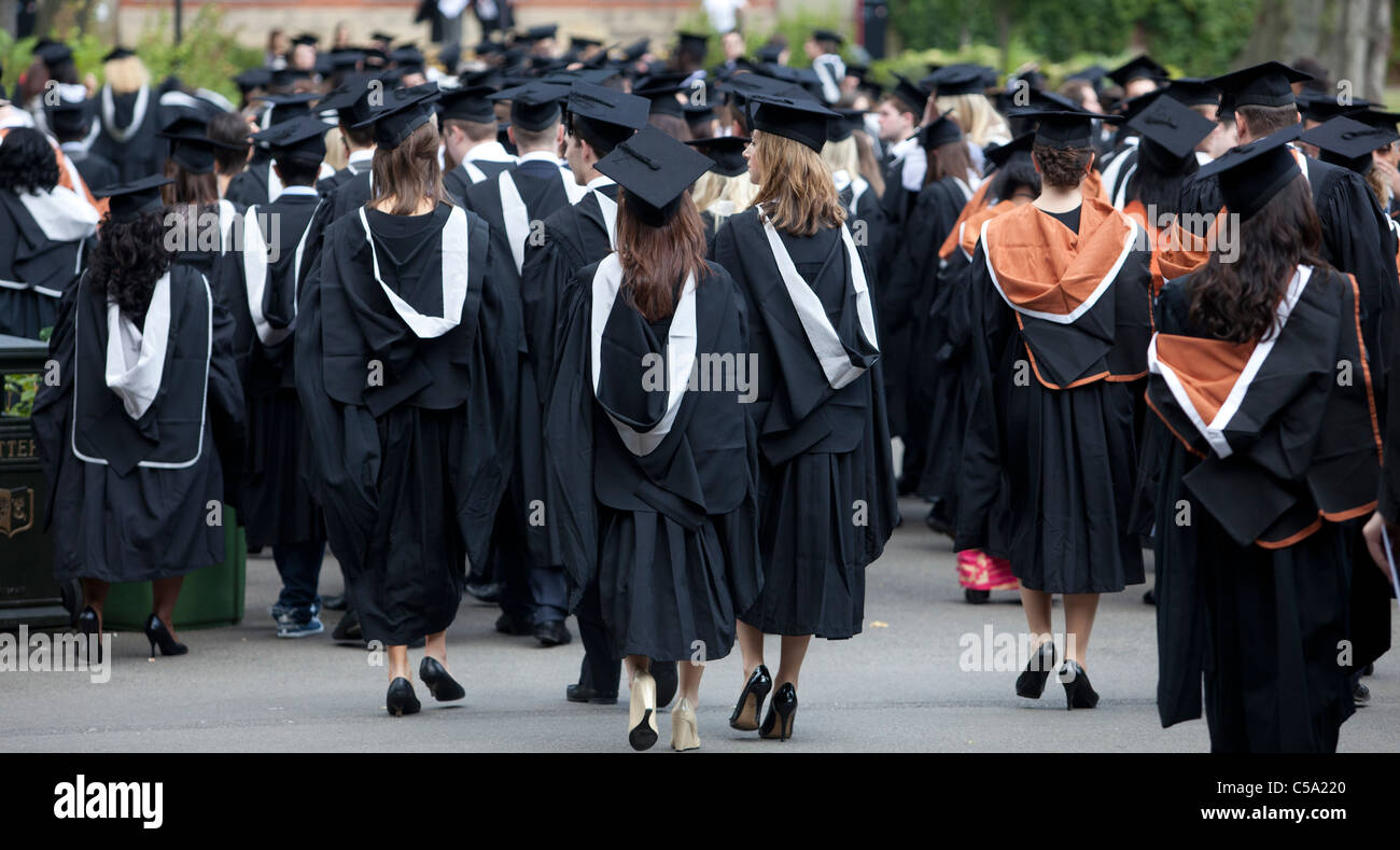 Graduates university birmingham england uk hi-res stock photography and ...