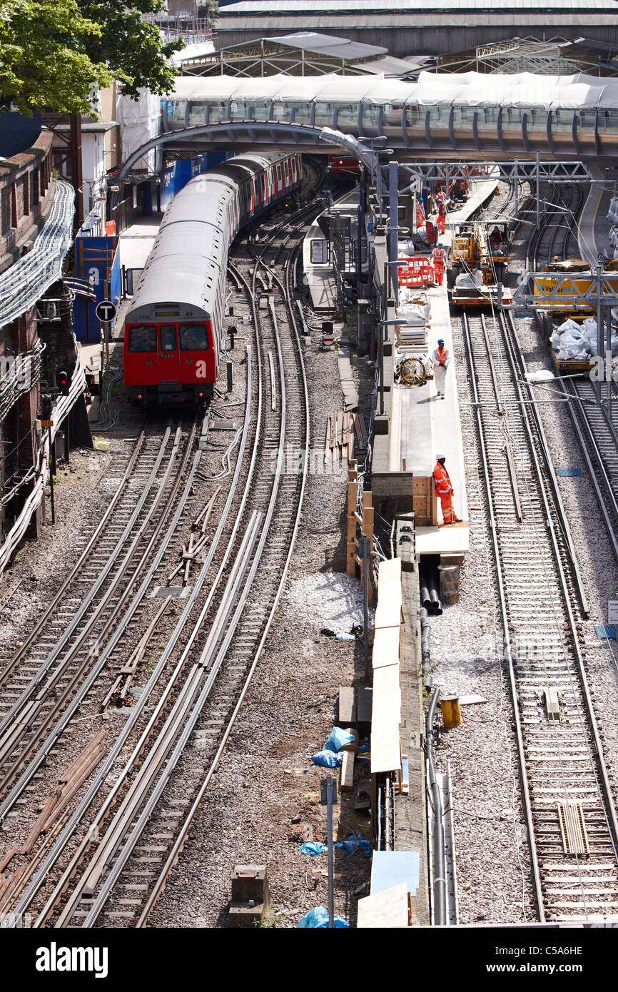 Above ground train hi-res stock photography and images - Alamy
