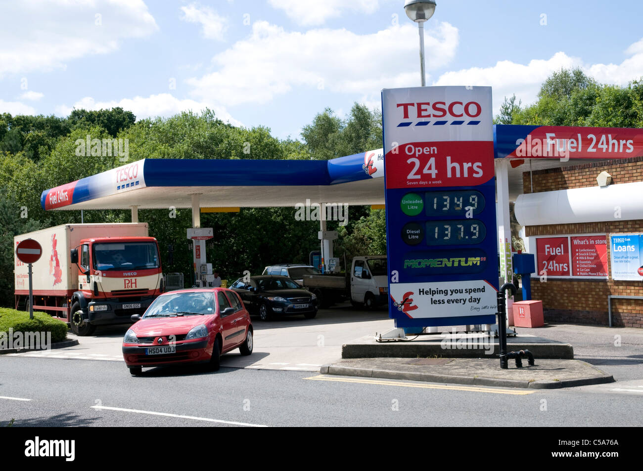 Tesco petrol station hi-res stock photography and images - Alamy