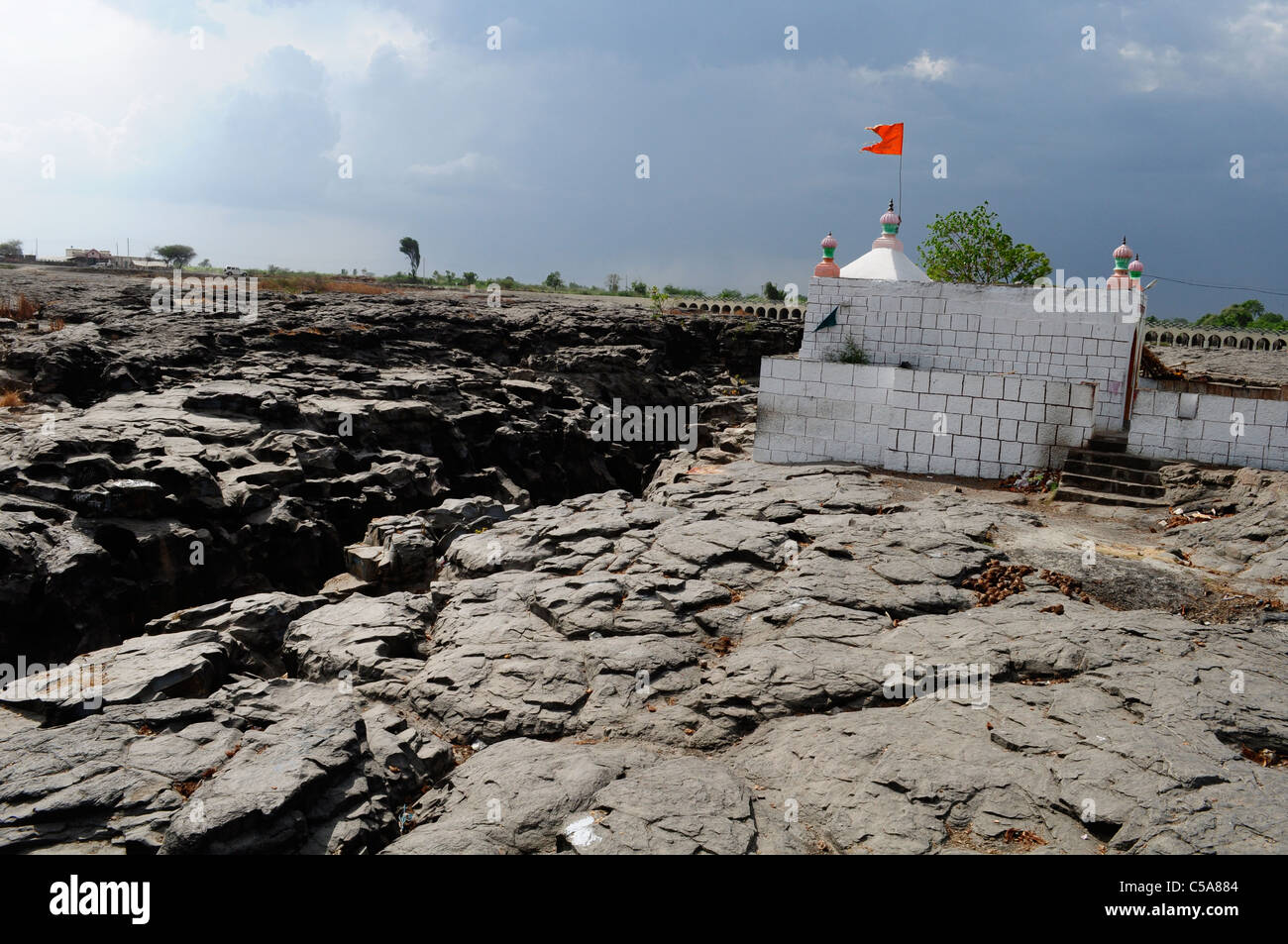 White hindu temple hi-res stock photography and images - Alamy