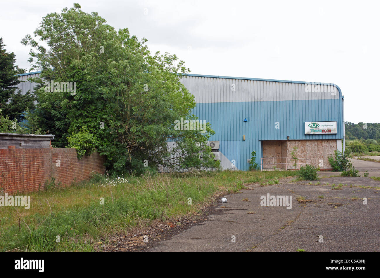 Closed down industrial warehouse with planning permission for ...