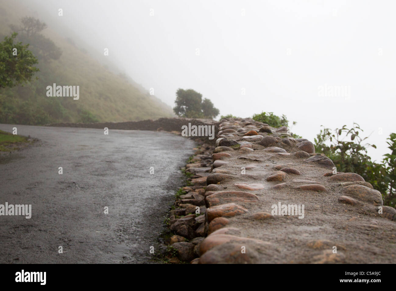 Parapet barrier hi-res stock photography and images - Alamy