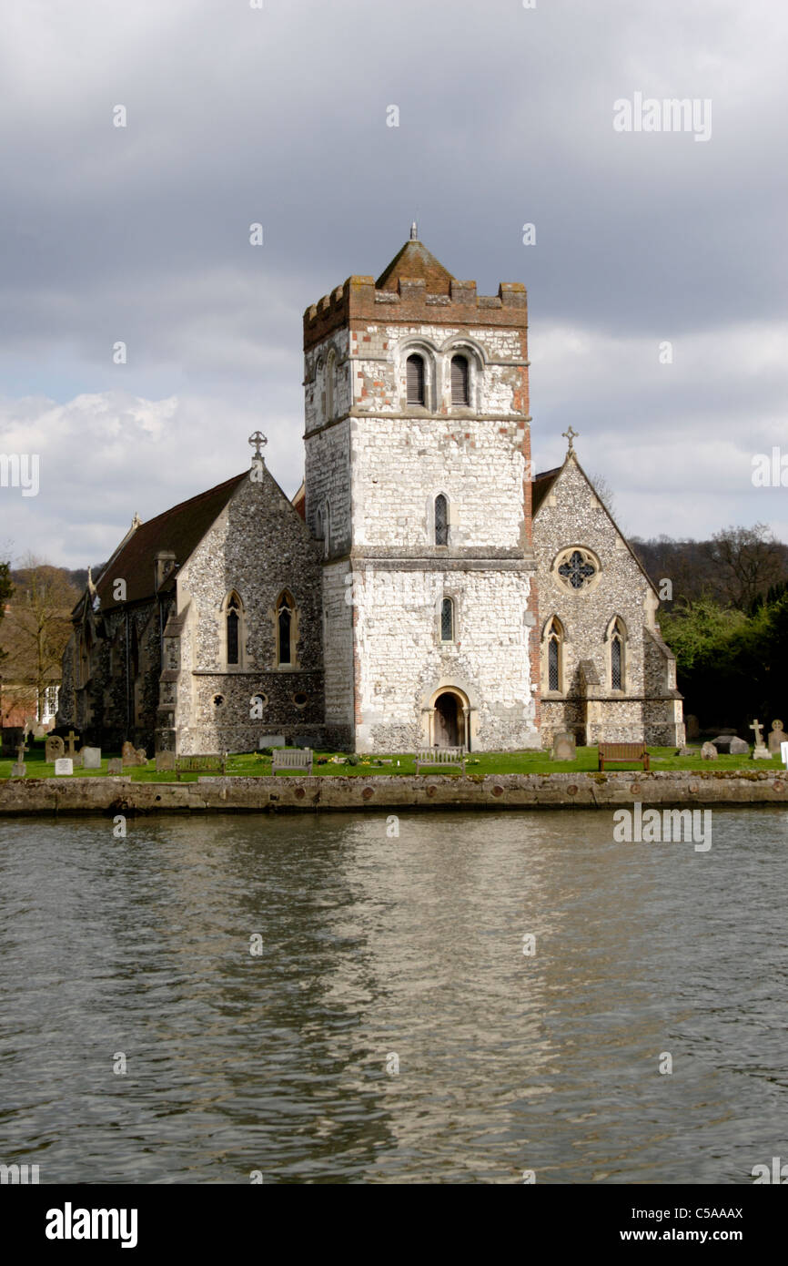 Bisham abbey hi-res stock photography and images - Alamy
