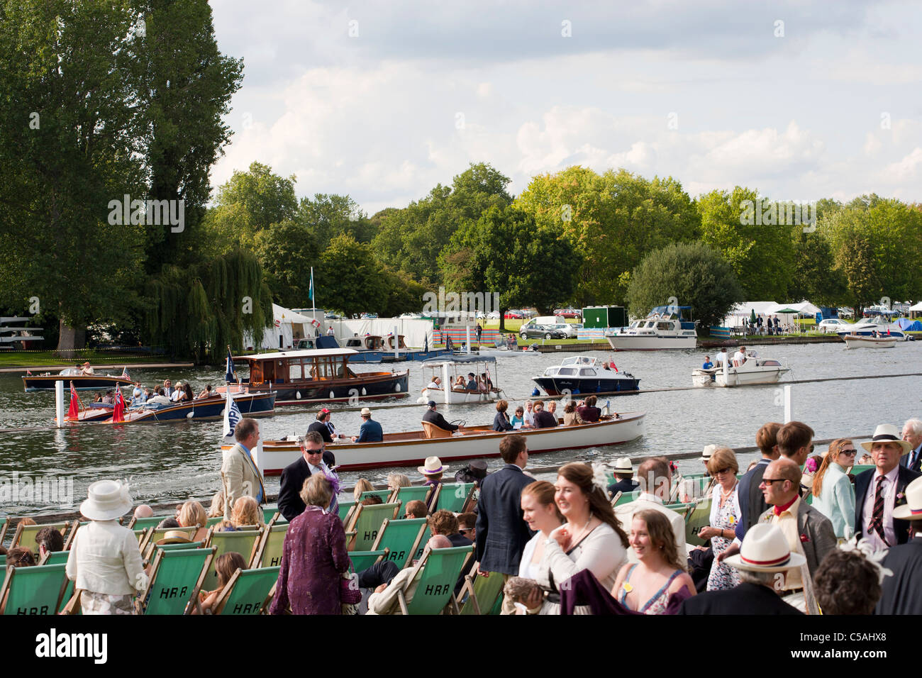 Henley regatta hi-res stock photography and images - Alamy