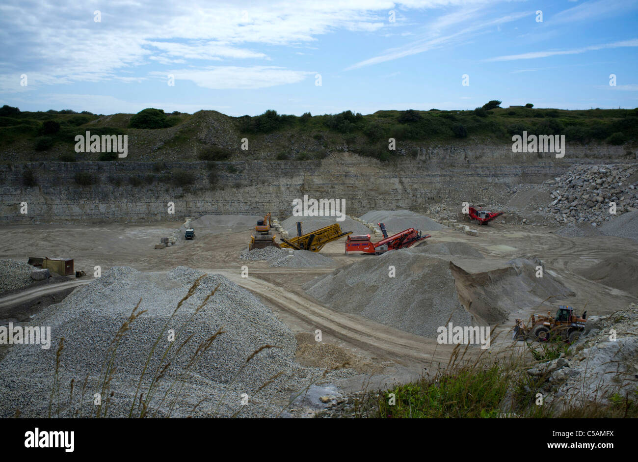 Working quarry hi-res stock photography and images - Alamy