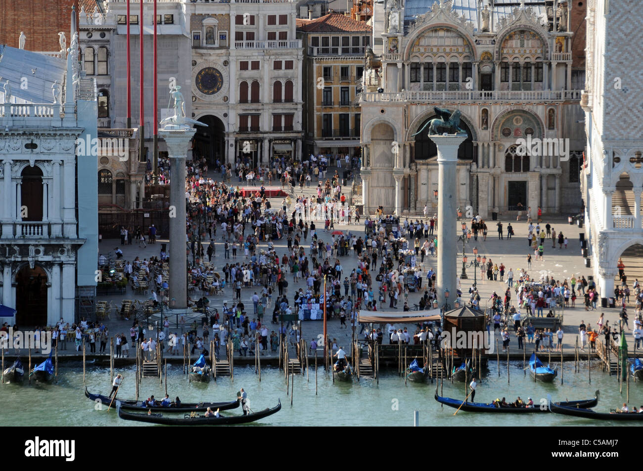 St marks square venice hi-res stock photography and images - Alamy