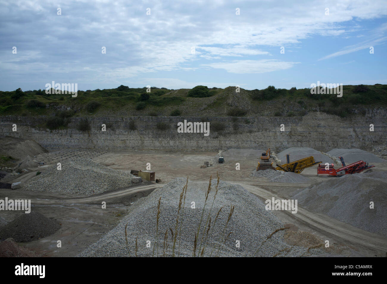 Working quarry hi-res stock photography and images - Alamy