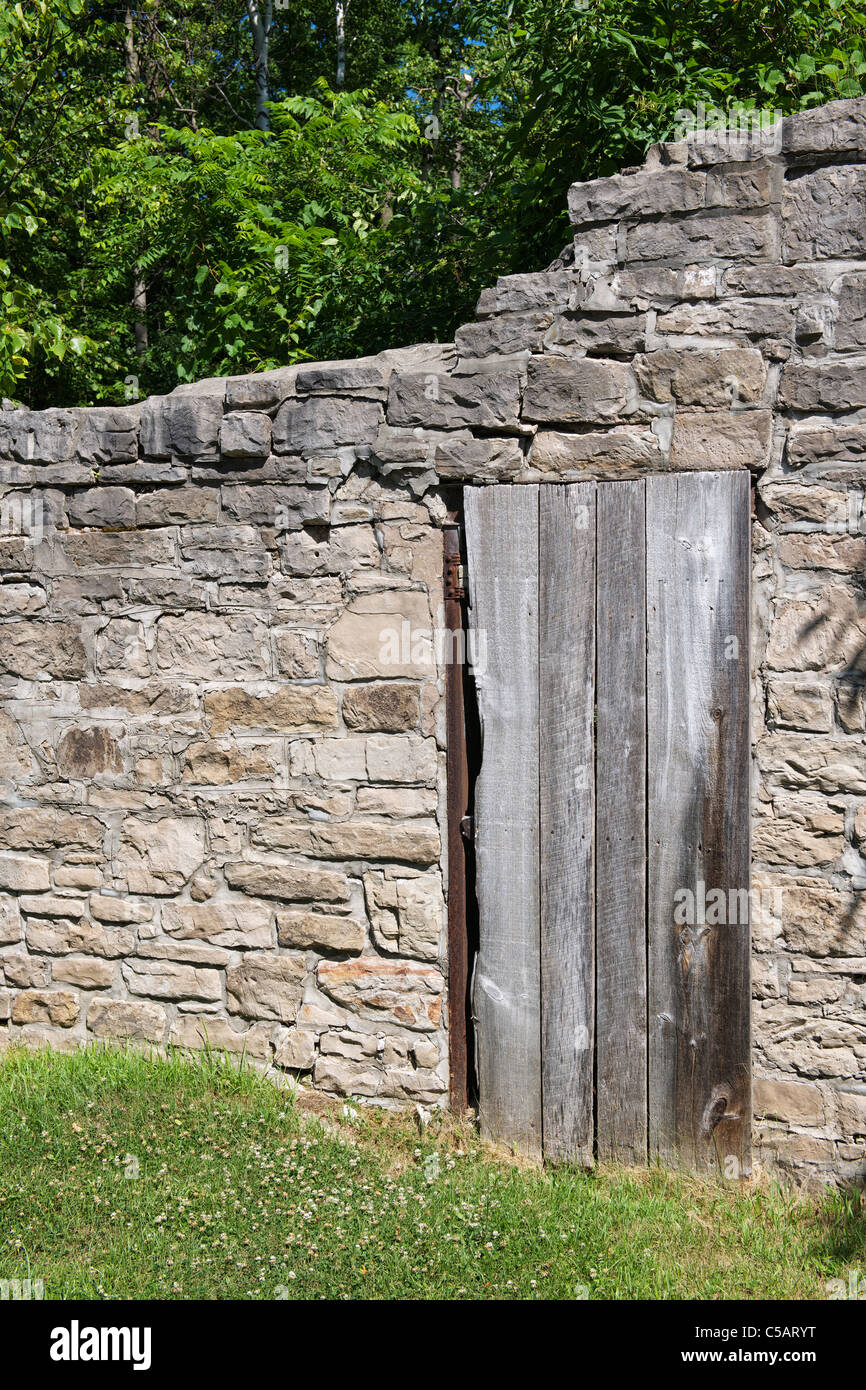 Hollow stones hi-res stock photography and images - Alamy