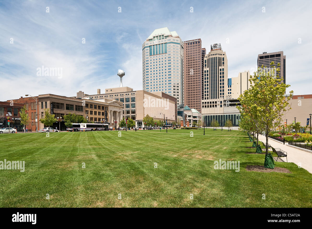 View of downtown Columbus skyline from the Columbus Commons park Stock ...
