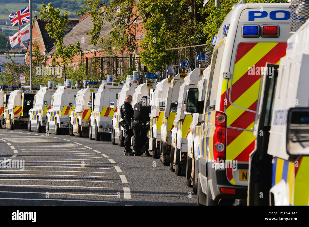 Psni police armoured landrover hi-res stock photography and images - Alamy