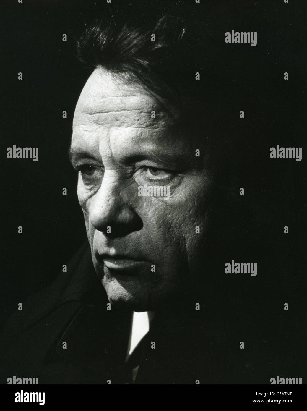 RICHARD BURTON (1925-1984) Welsh actor in 1974 Stock Photo - Alamy