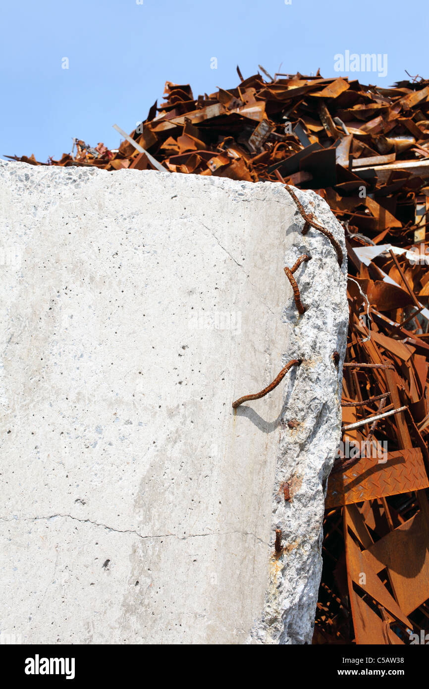 Pile of scrap metal Stock Photo - Alamy