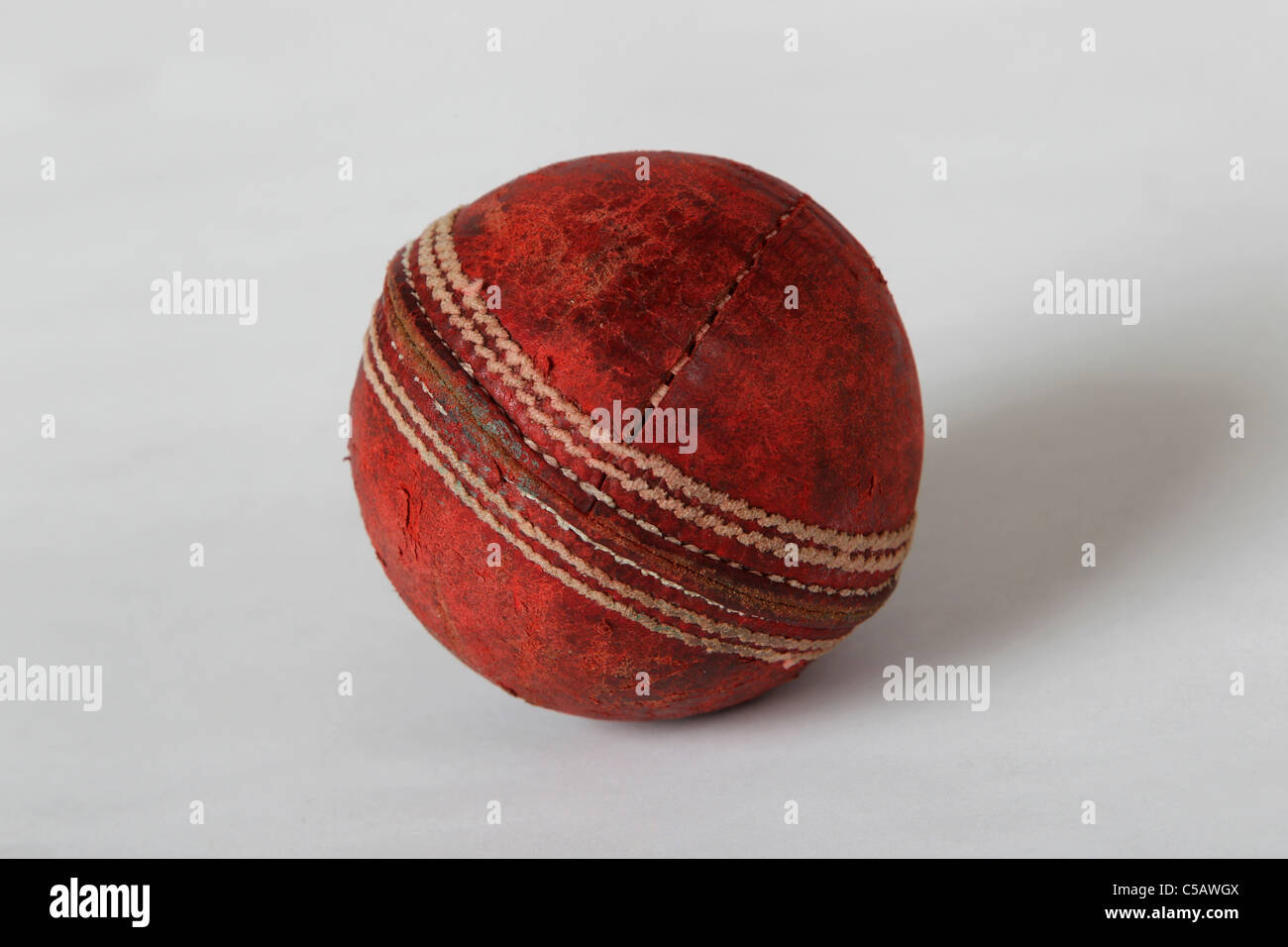 Old cricket ball red hi-res stock photography and images - Alamy
