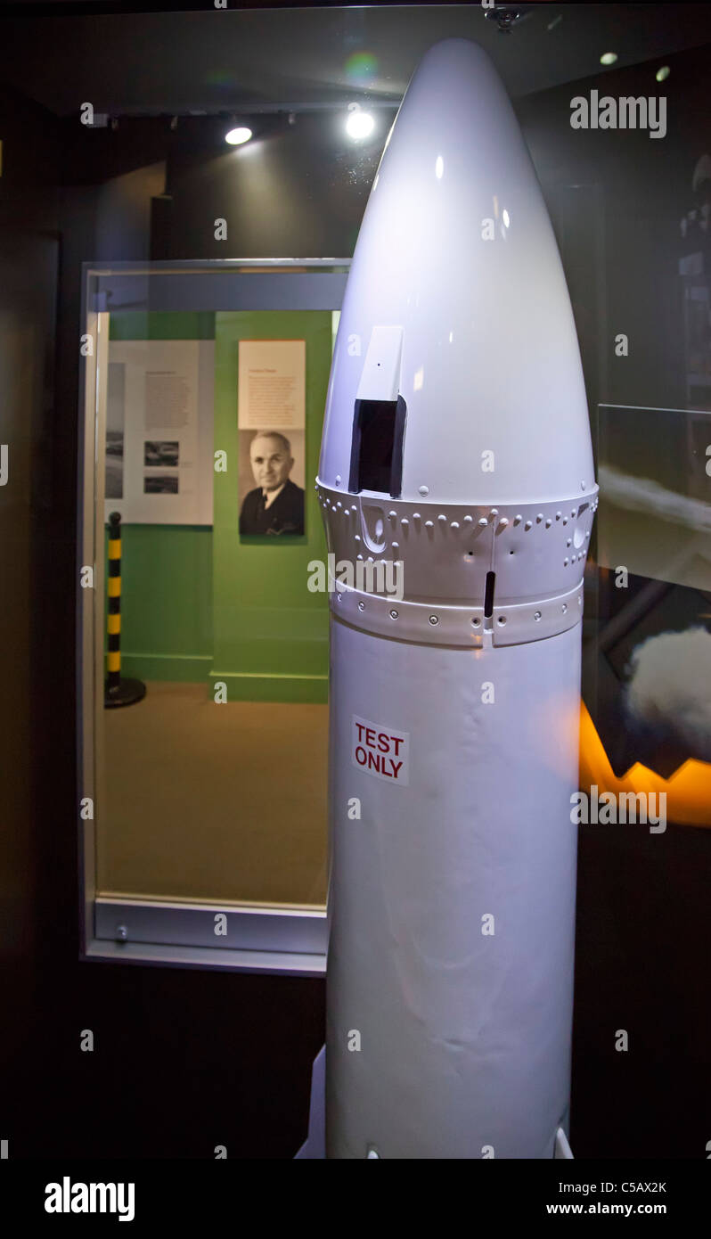 Atomic bomb test nevada hi-res stock photography and images - Alamy