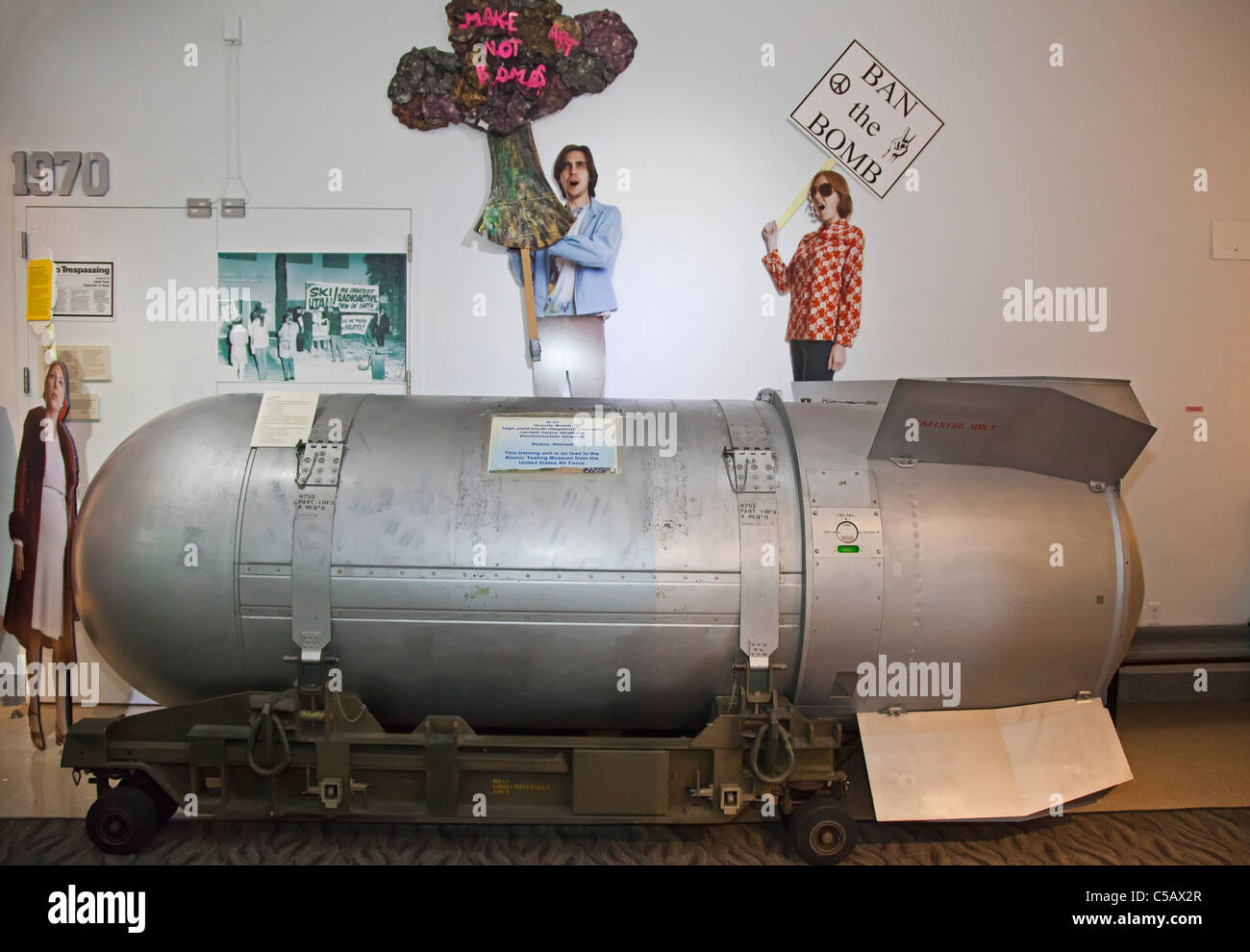 Atomic bomb test vegas hi-res stock photography and images - Alamy