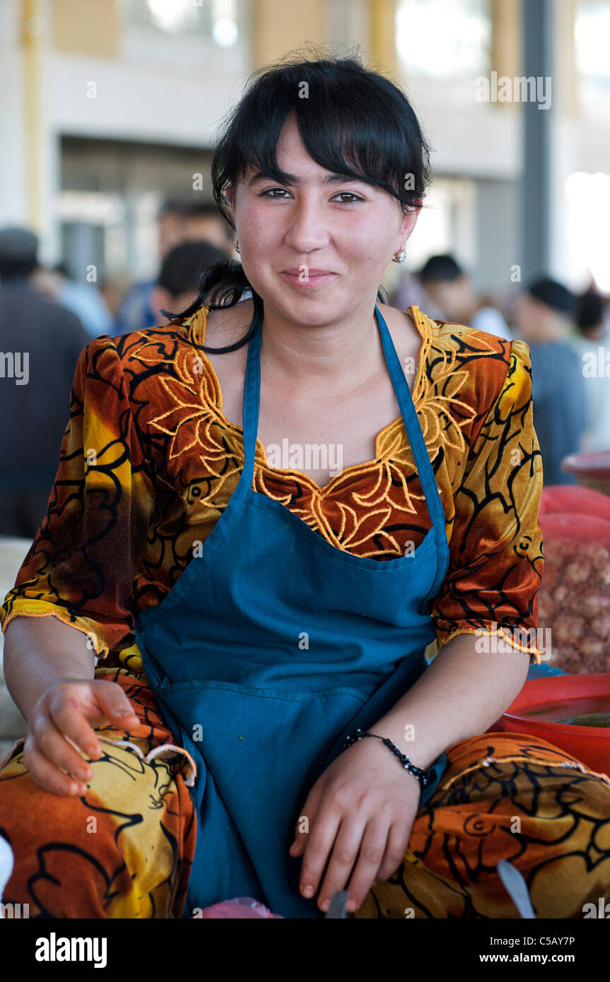 Woman market vendor hi-res stock photography and images - Alamy