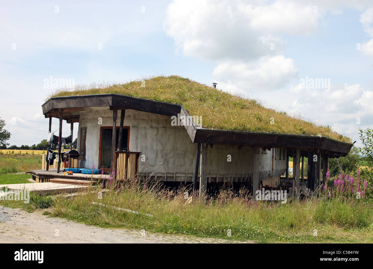 house built of straw Ireland Stock Photo - Alamy