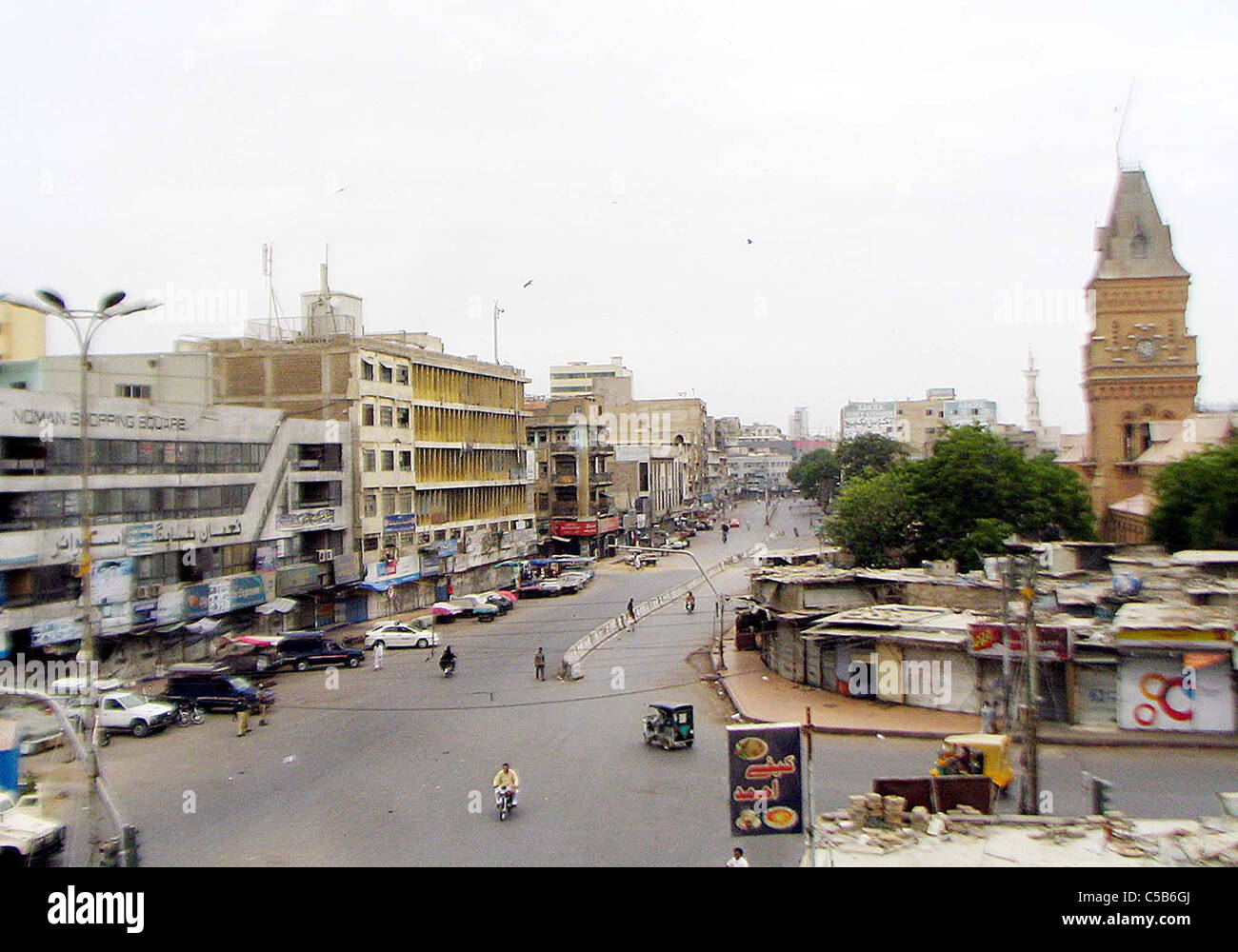 Saddar bazaar hi-res stock photography and images - Alamy
