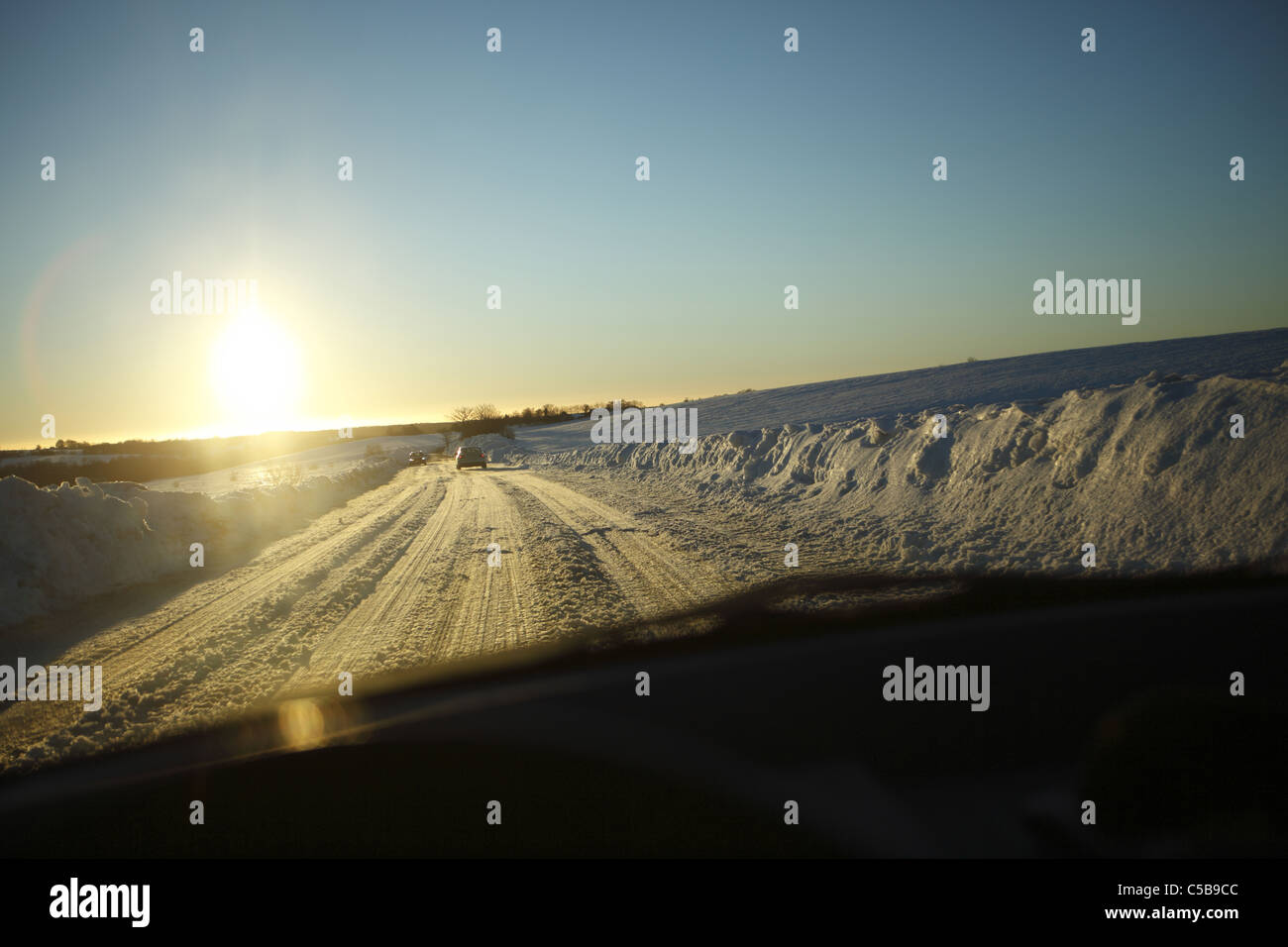 Blinding sun hi-res stock photography and images - Alamy