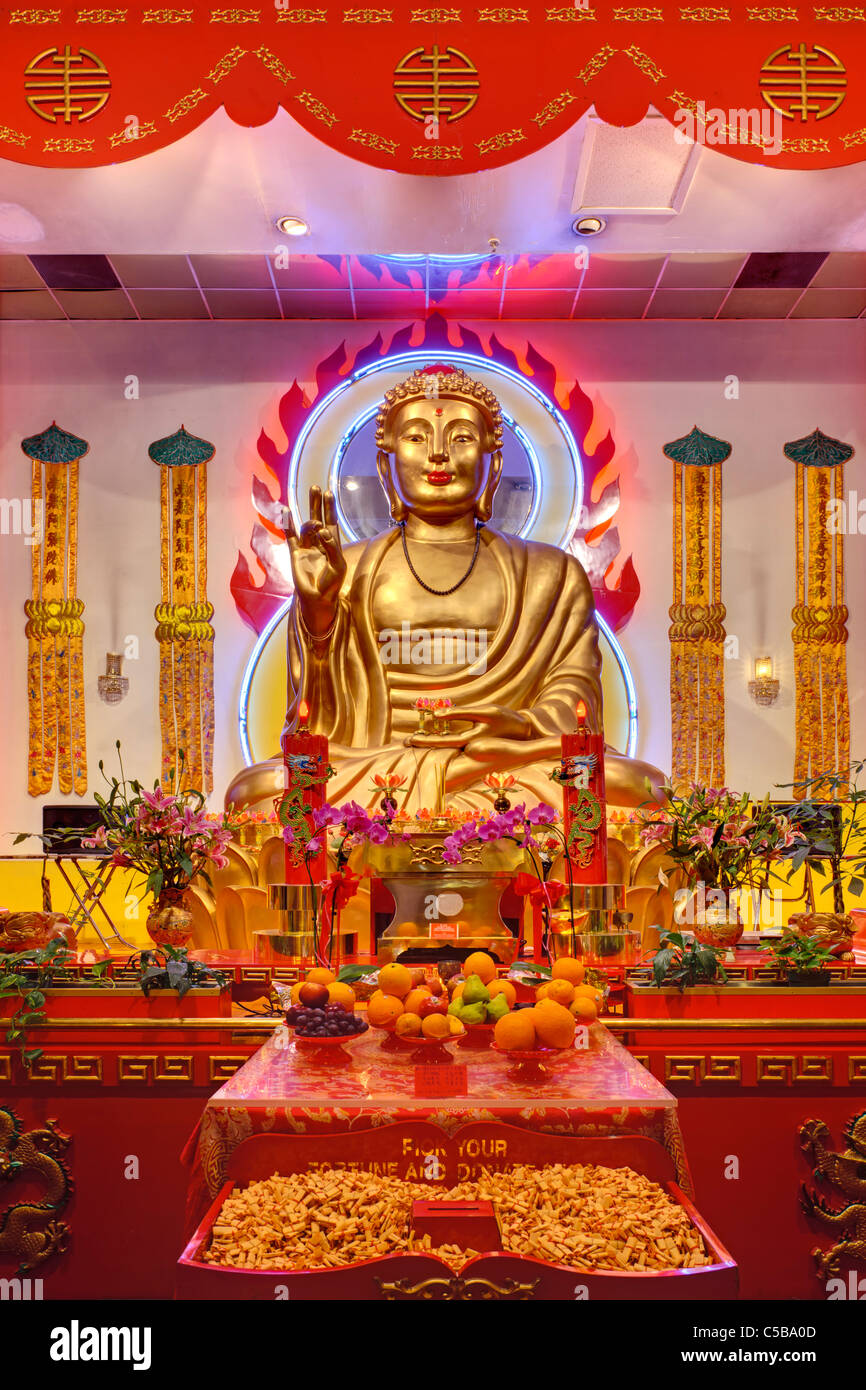 Mahayana buddhist temple new york hi-res stock photography and images ...