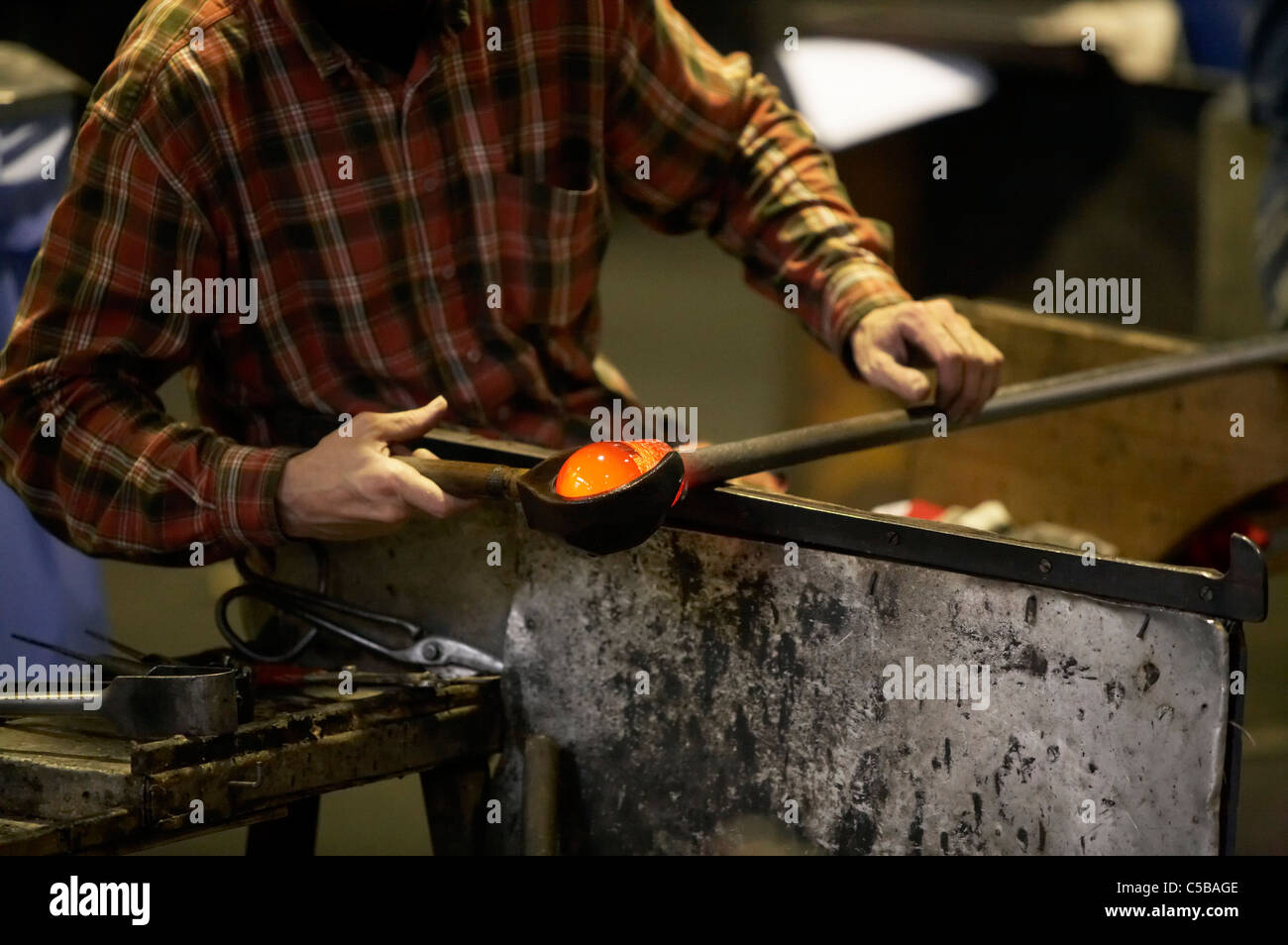 Glass blowing art heat creative hi-res stock photography and images - Alamy