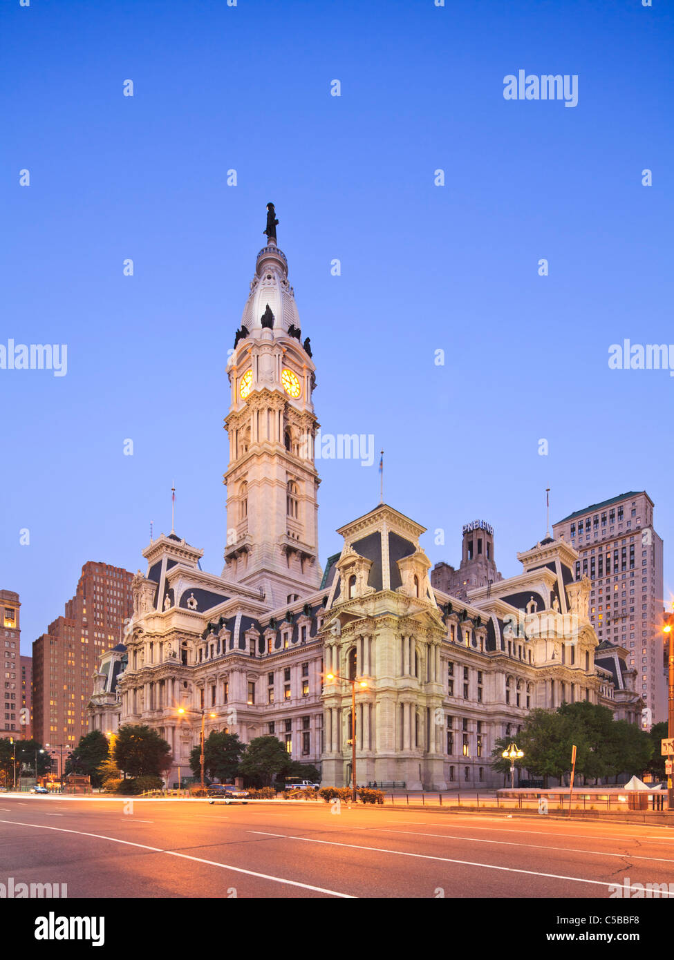 Philadelphia city hall hi-res stock photography and images - Alamy