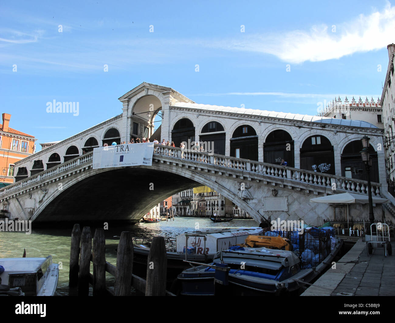 RIALTO BRIDGE VENICE Stock Photo - Alamy