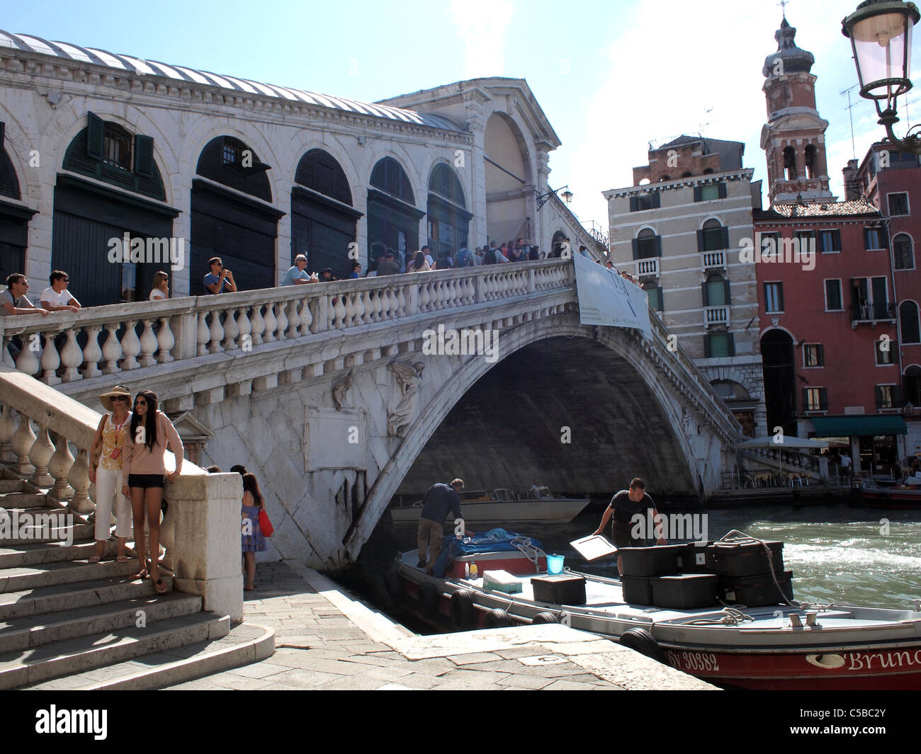 Rialto bridge venice hi-res stock photography and images - Alamy