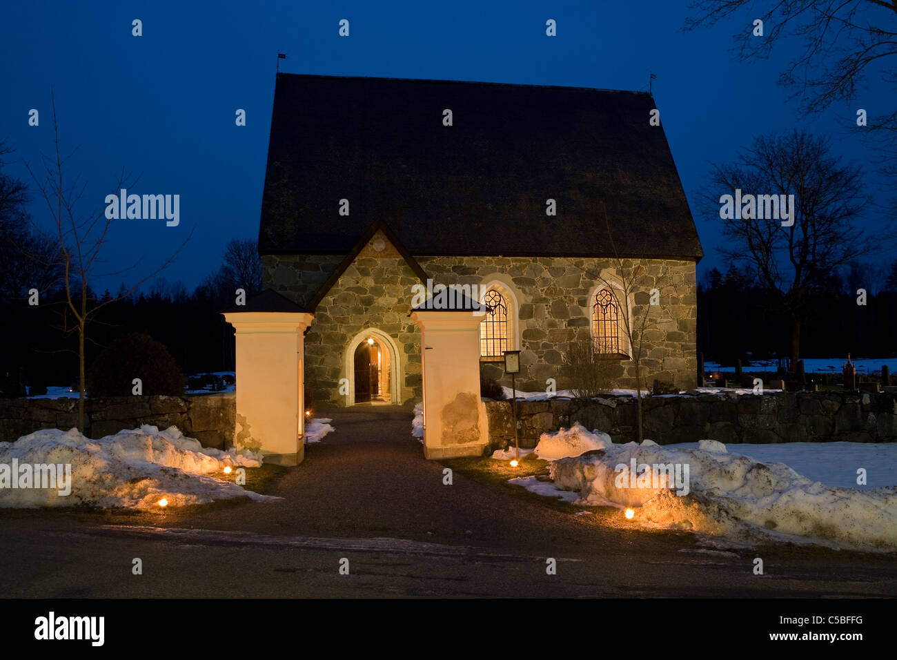 Midnight mass church service hi-res stock photography and images - Alamy