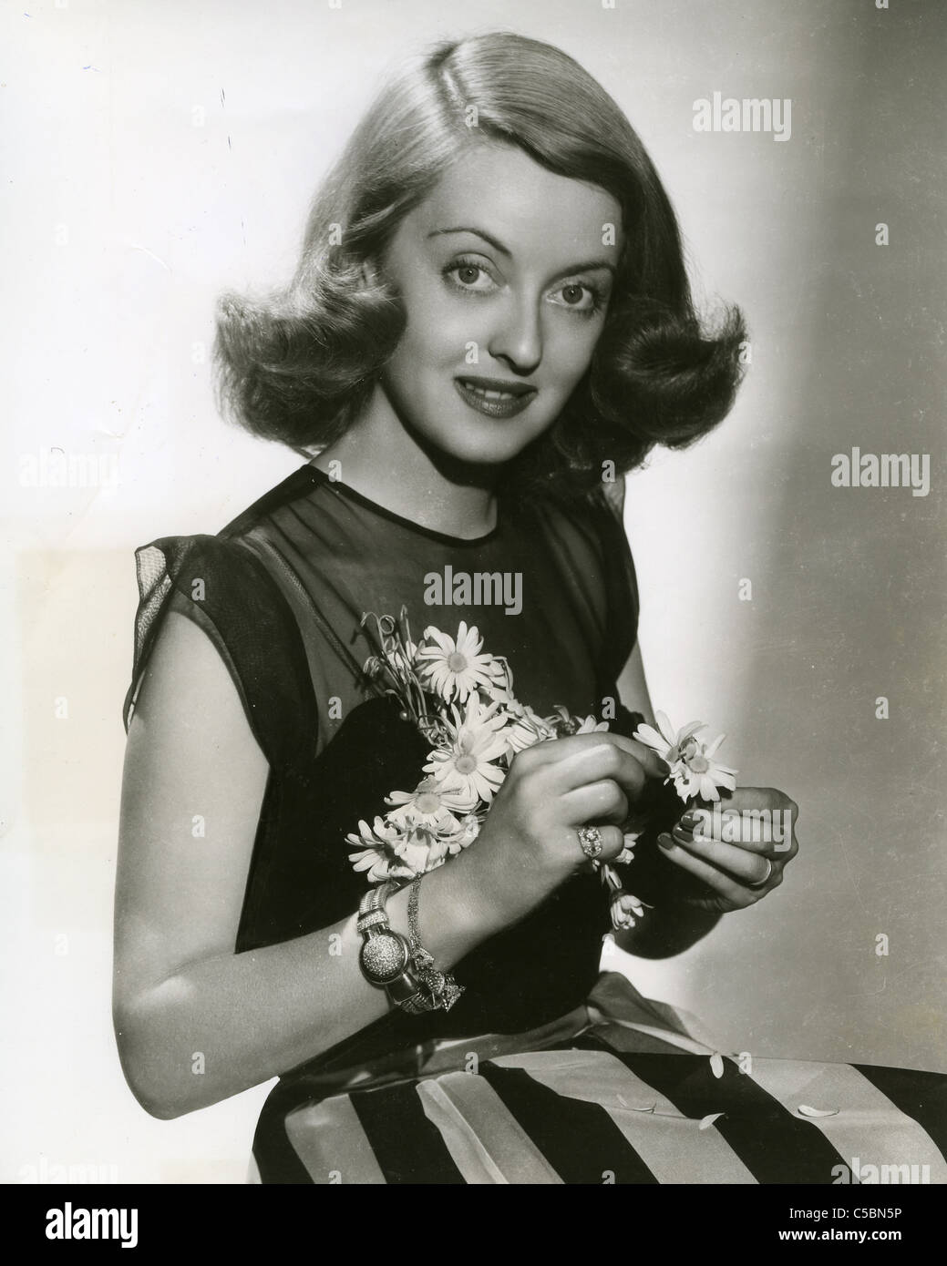 Bette davis us actress hi-res stock photography and images - Alamy