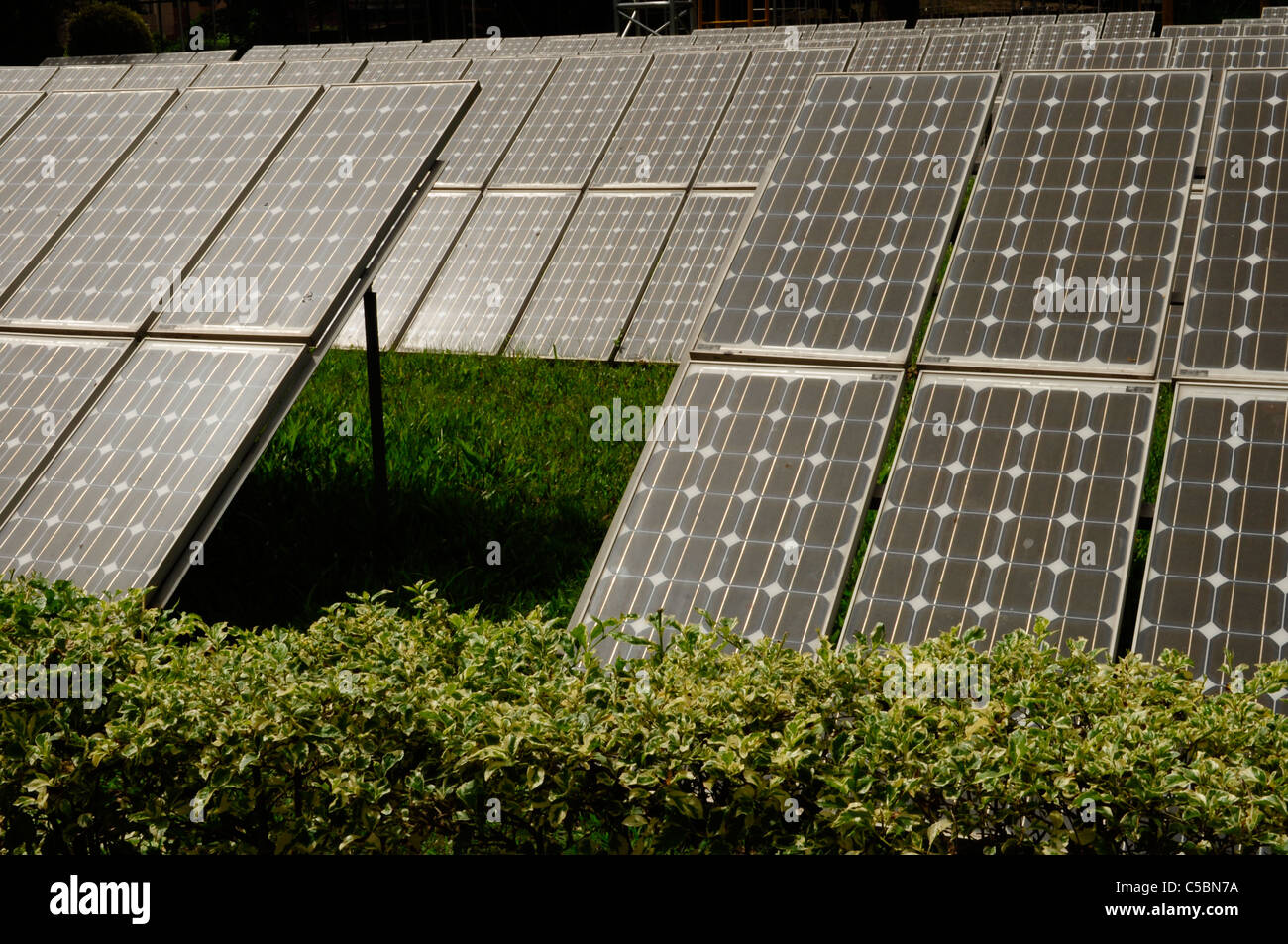 Black solar panels hi-res stock photography and images - Alamy