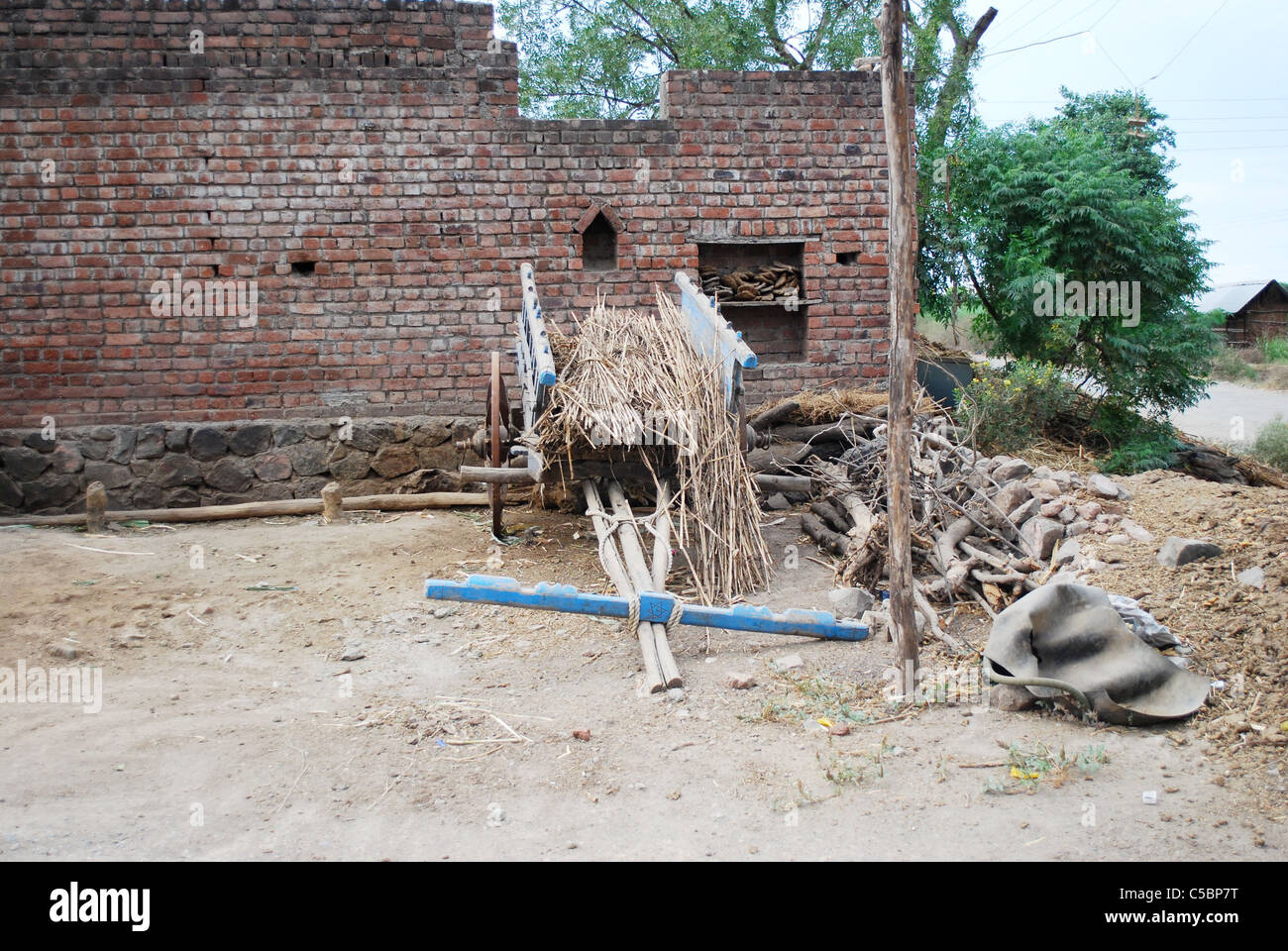 Bullock cart wheel hi-res stock photography and images - Alamy
