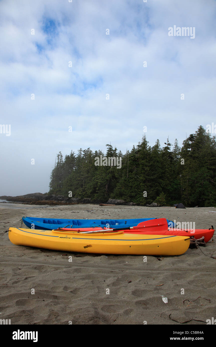 Orange and yellow kayaks hi-res stock photography and images - Alamy
