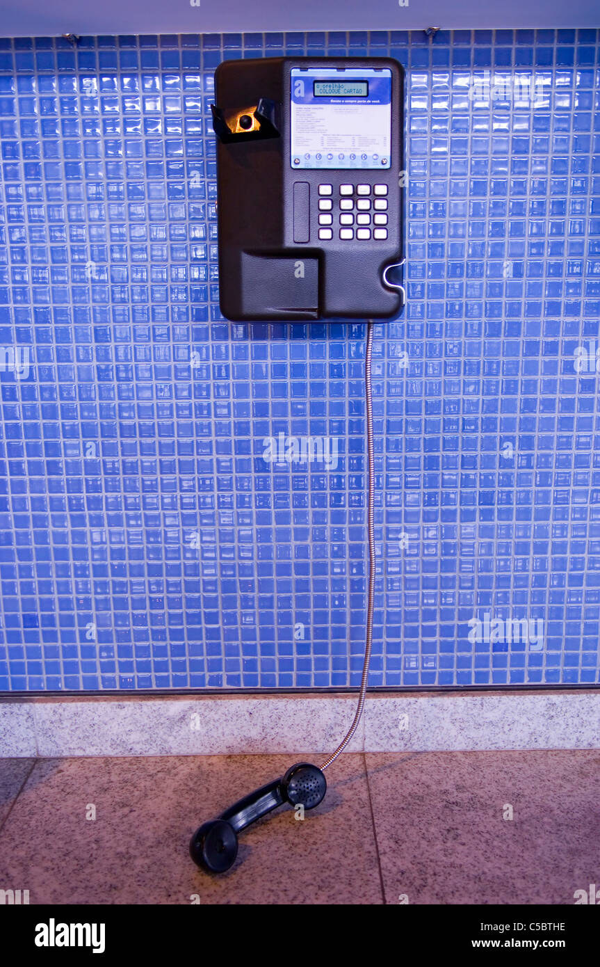 Pay telephone and receiver hi-res stock photography and images - Alamy