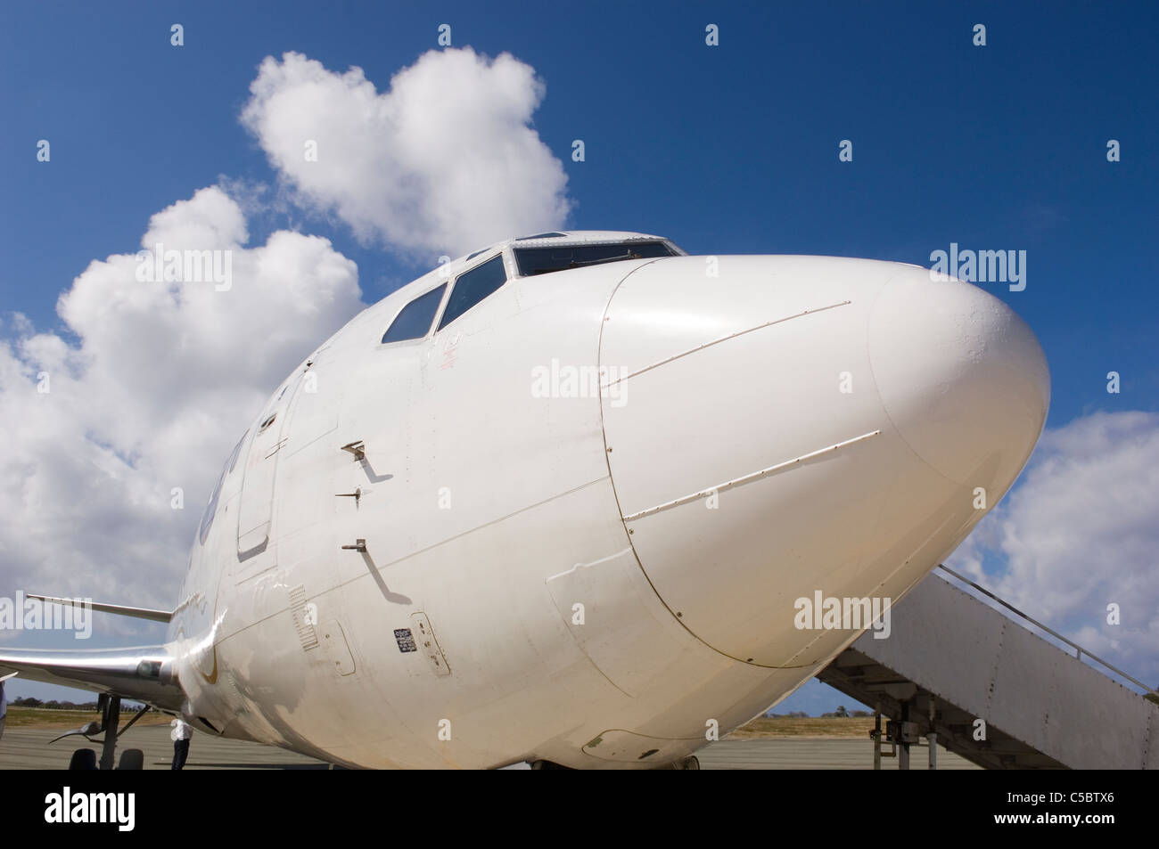 Nose of an aircraft hi-res stock photography and images - Alamy