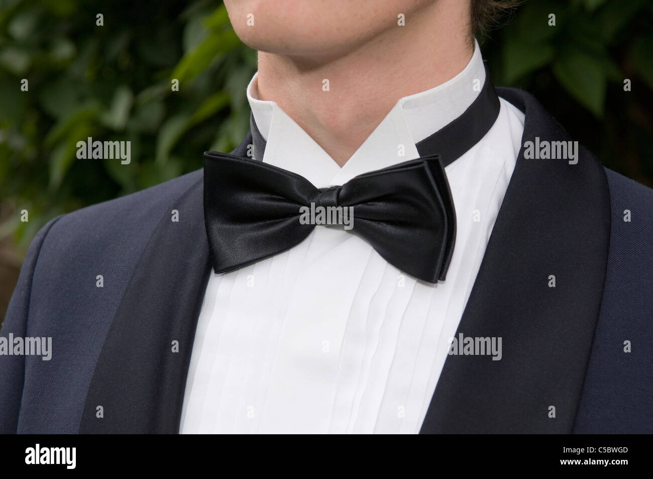 How to tie a tie hi-res stock photography and images - Alamy