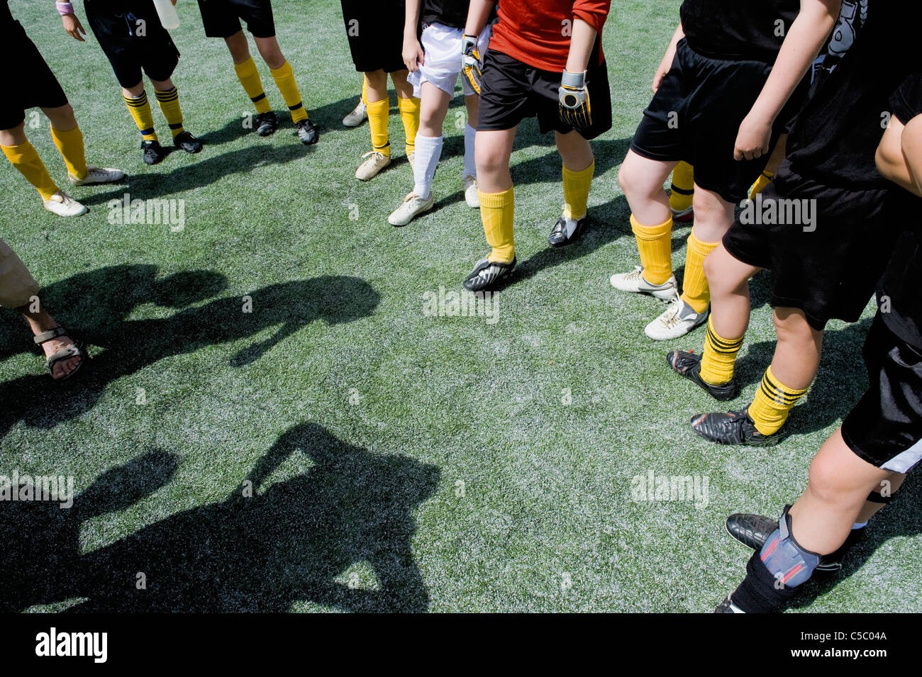 Stand in a circle hi-res stock photography and images - Alamy