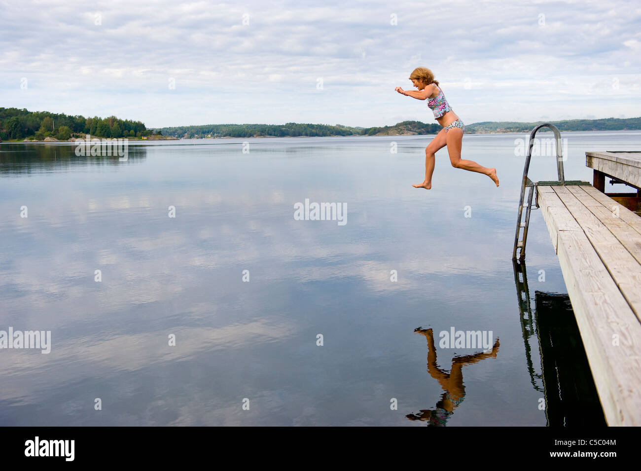 Jumping bridge swimming hi-res stock photography and images - Alamy