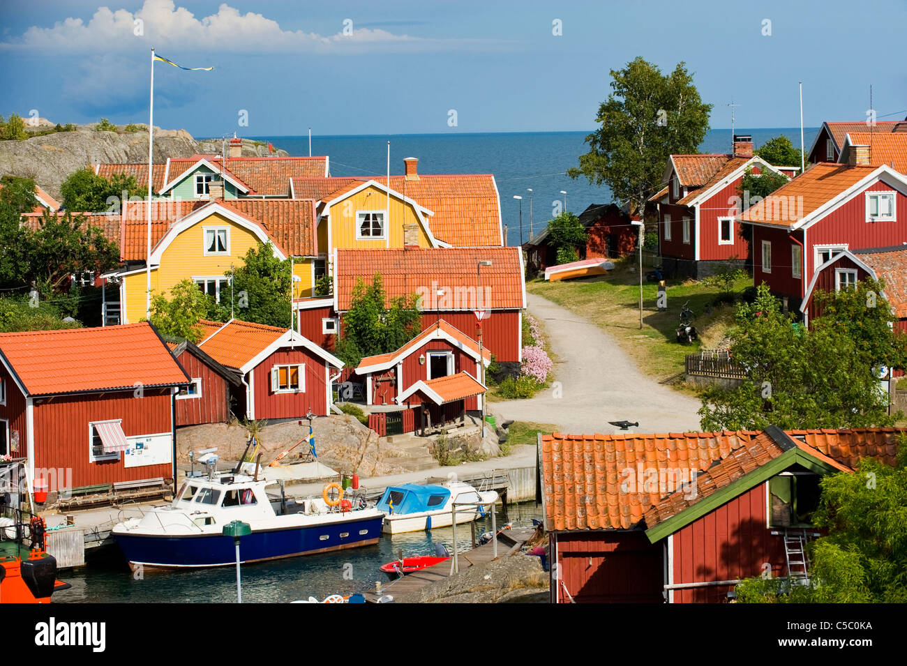 Houses sea view hi-res stock photography and images - Alamy