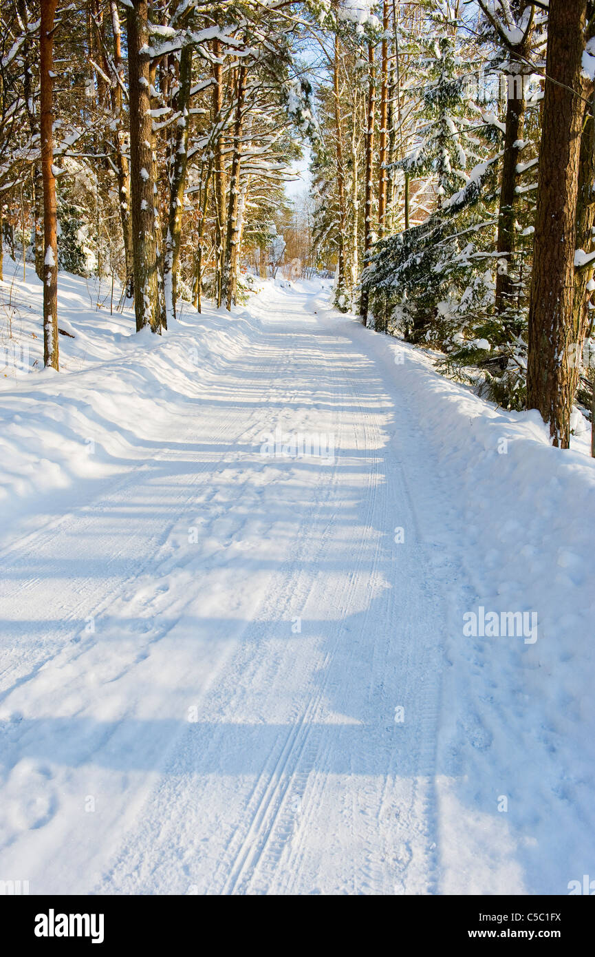 Snow_covered_road hi-res stock photography and images - Alamy