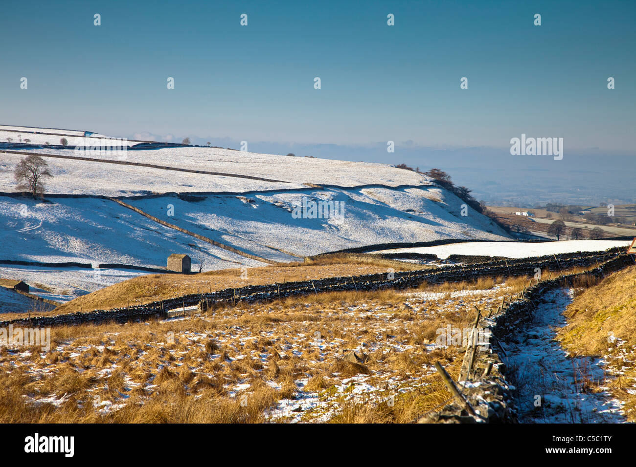 Yorkshire Dales Winter Snow Fence High Resolution Stock Photography and ...