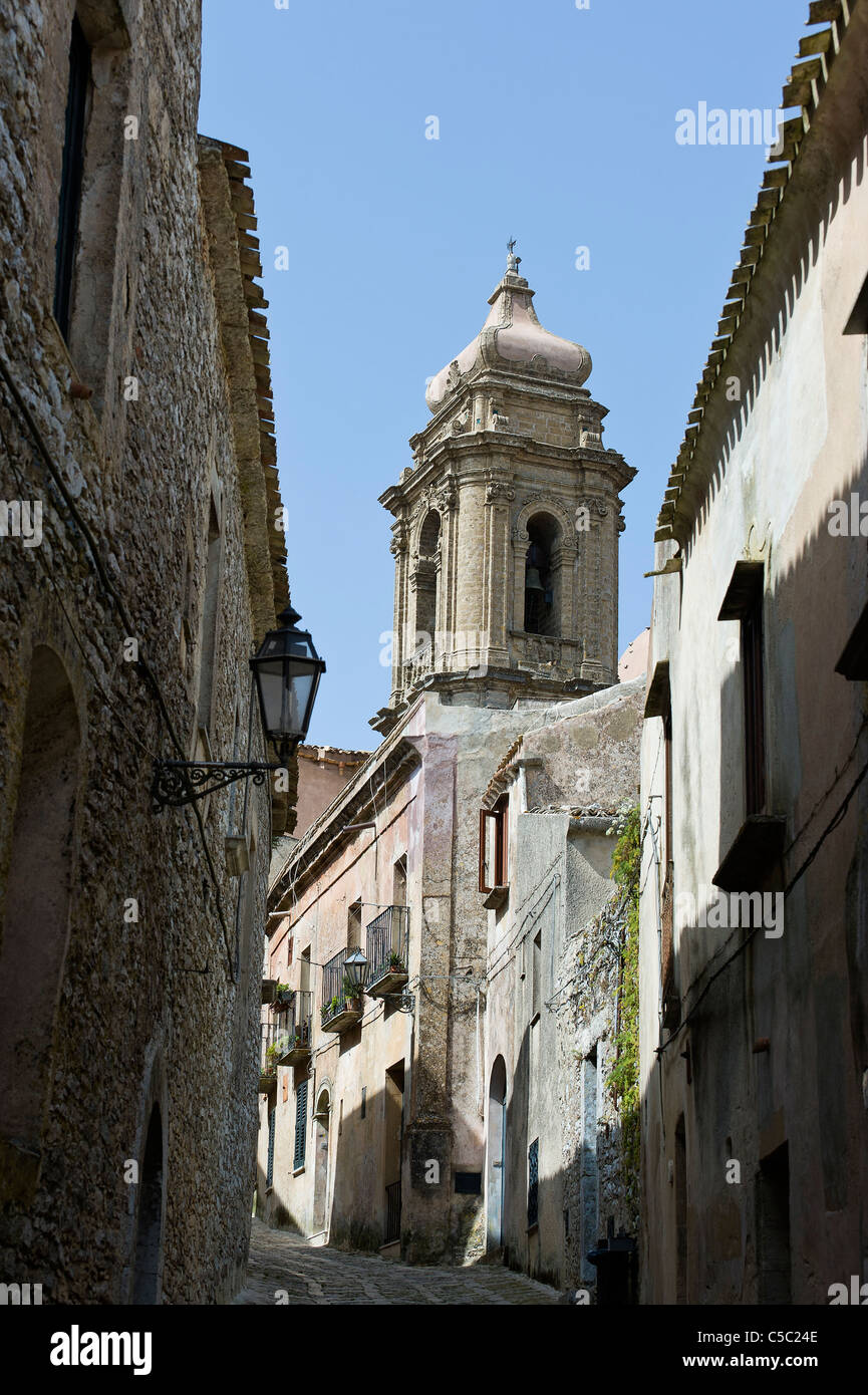 Medieval buildings in sicily hi-res stock photography and images - Alamy