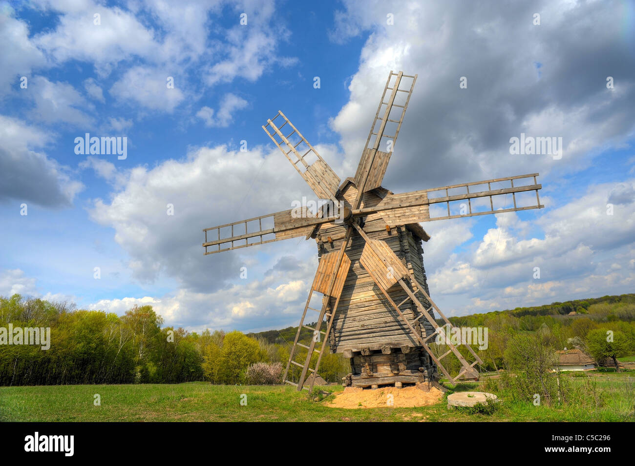 Straw windmill hi-res stock photography and images - Alamy