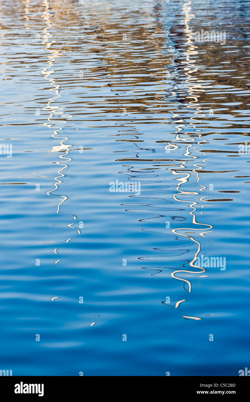 Reflection on still calm water hi-res stock photography and images - Alamy
