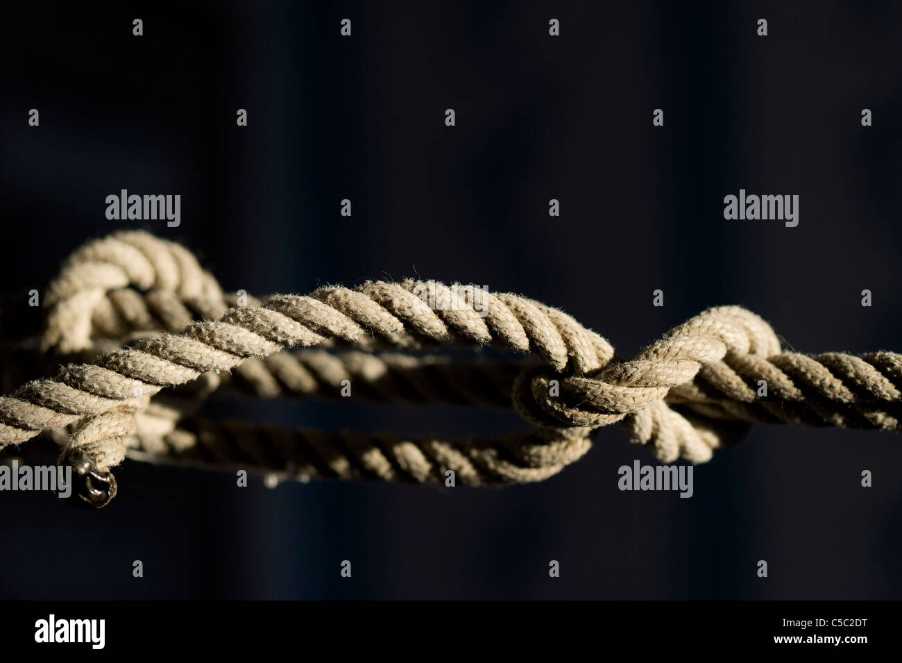 Fixed mooring rope hi-res stock photography and images - Alamy