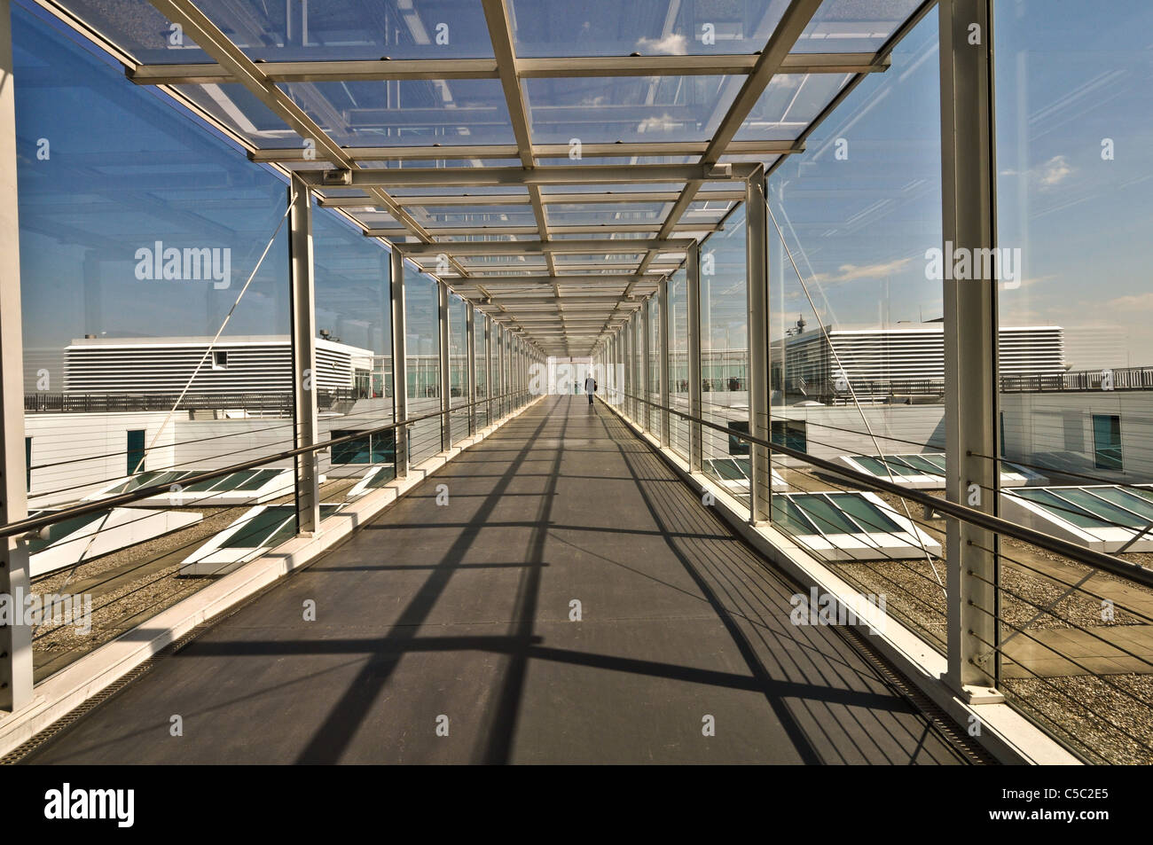 Viewing terrace hi-res stock photography and images - Alamy