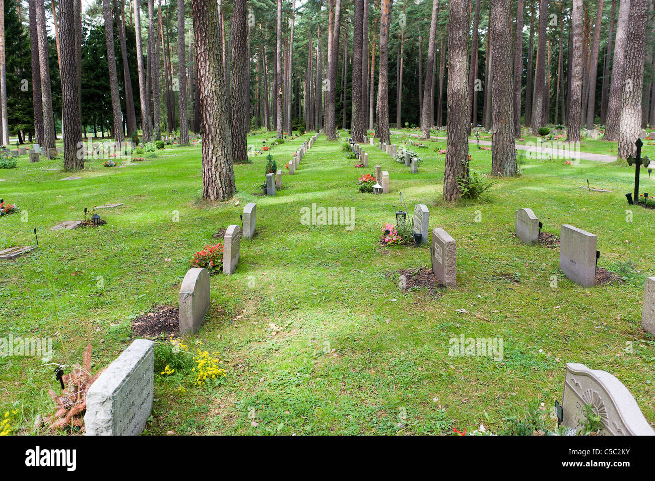 Skogskyrkogarden cemetery hi-res stock photography and images - Alamy