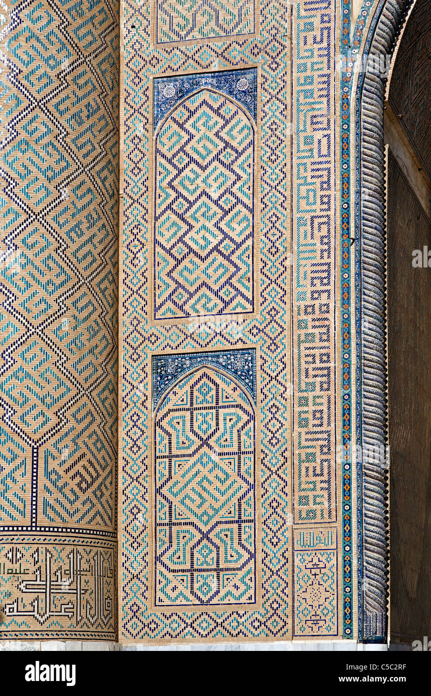 Timurid tiling, Bibi Khanym Mosque, Samarkand, Uzbekistan Stock Photo ...